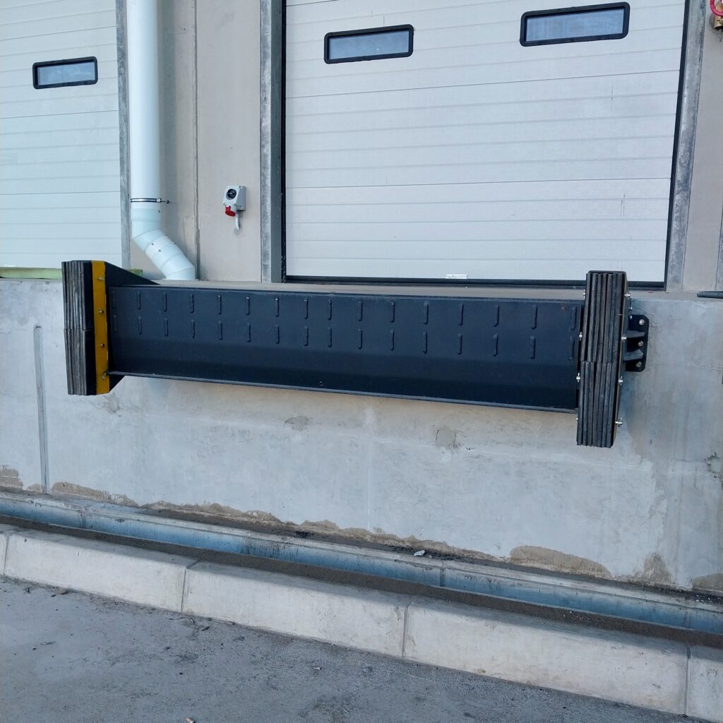 EOD – Edge of Dock – Maxiflex Door Systems
