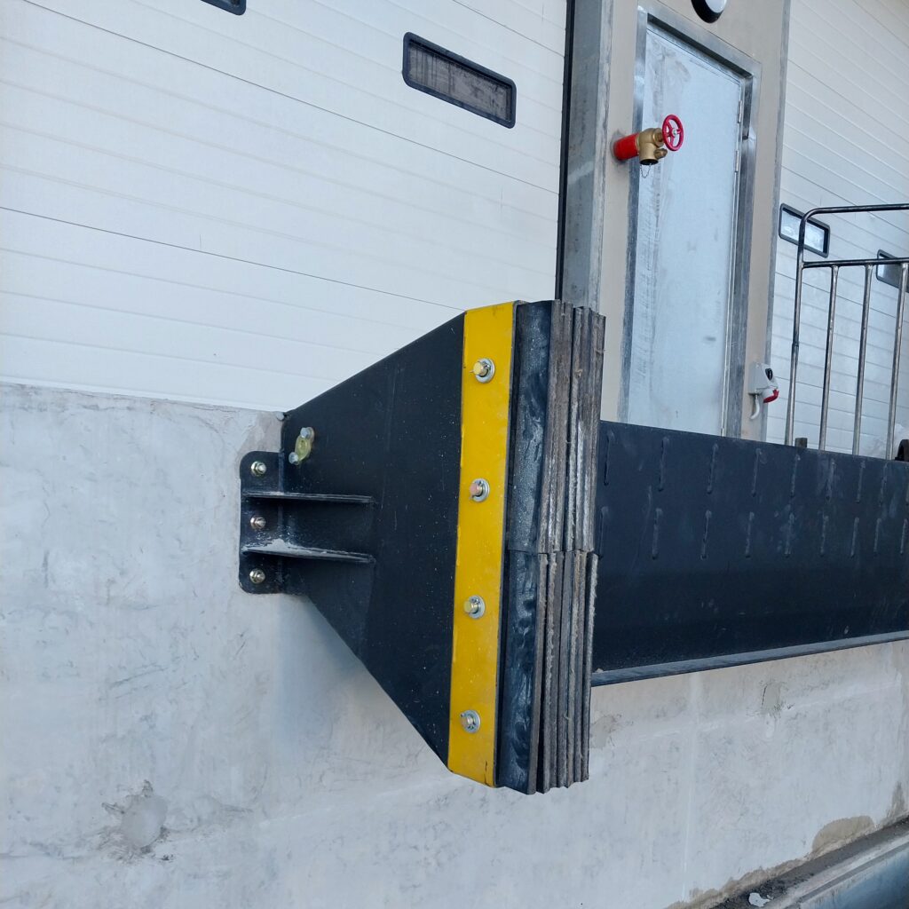 EOD – Edge of Dock – Maxiflex Door Systems